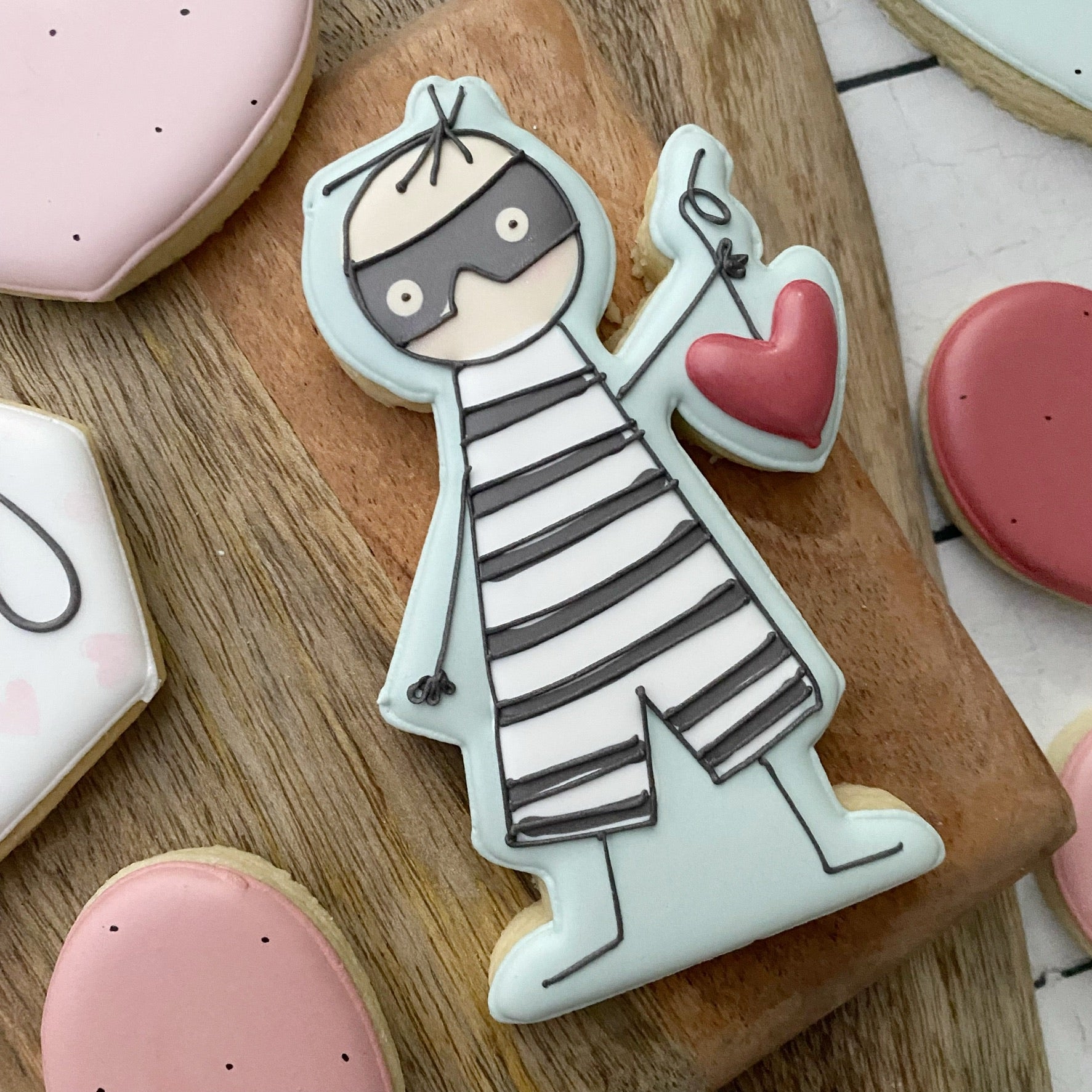Robber Cookie Cutter STL File for 3D Printing-"You stole my heart ...
